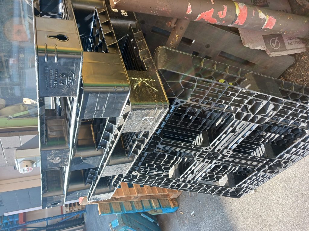 7 Plastic Pallets - Great Condition - Repalletize