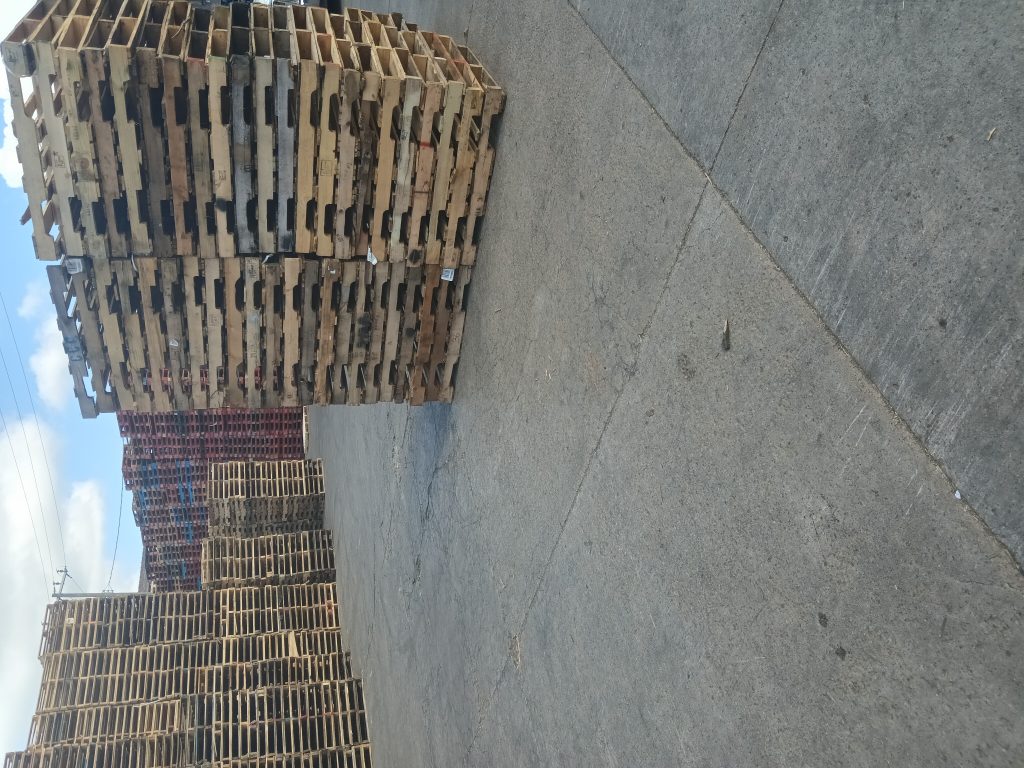 48x40 pallets $5 each - Repalletize