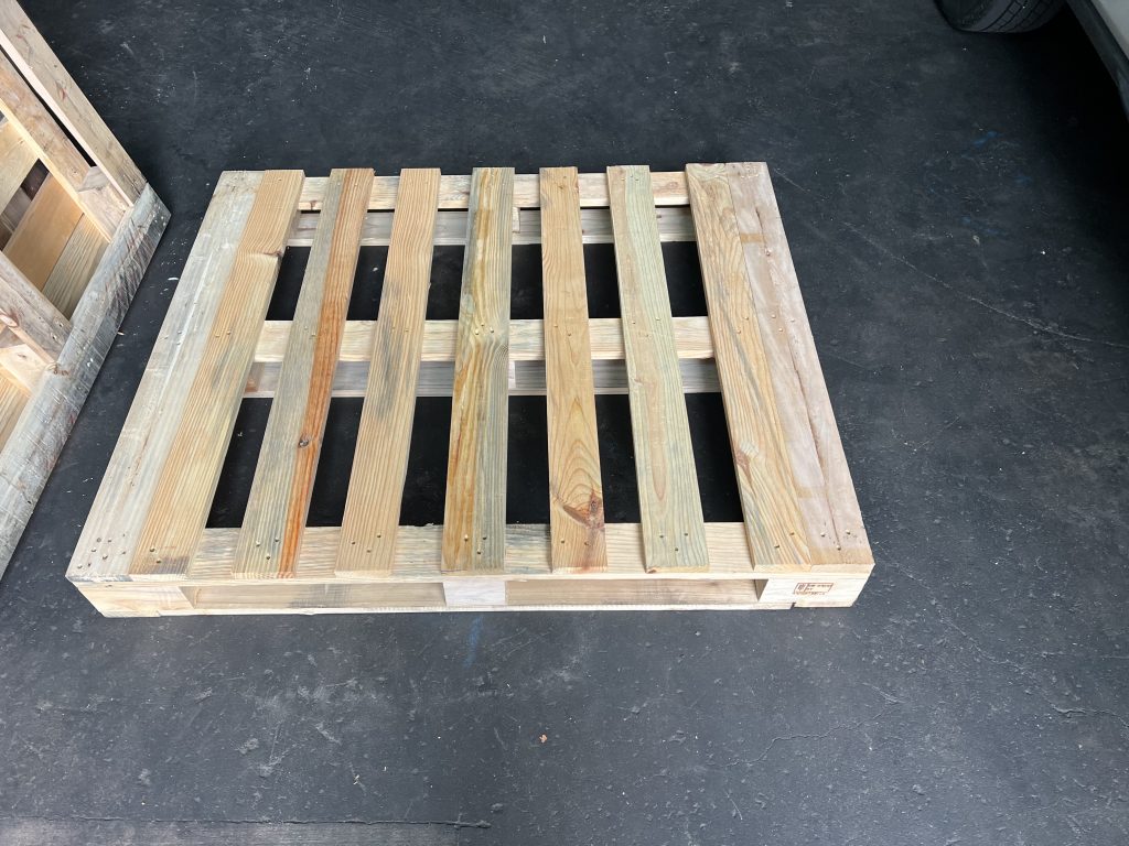 LIKE NEW 40" x 48" Block Pallets 4-way access - Repalletize