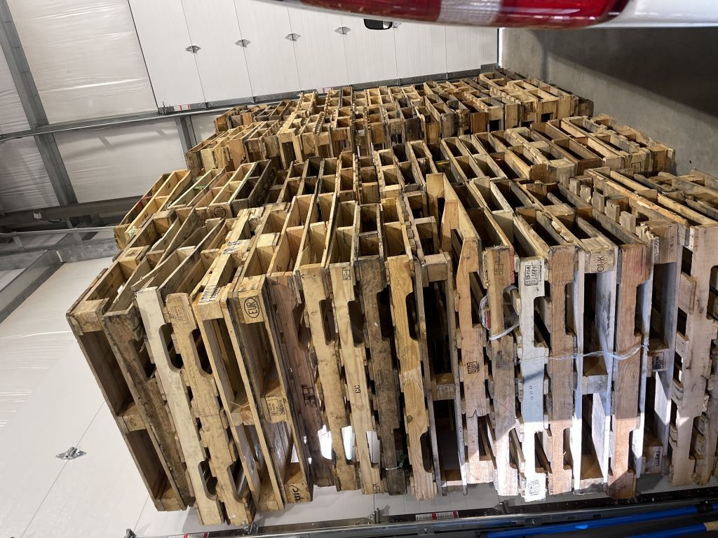 Standard pallet - Repalletize